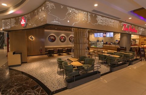 Tim Hortonsがインド初進出！オープン初日の様子＆カナダには無いメニューを紹介 - LifeVancouver カナダ・バンクーバー現地情報